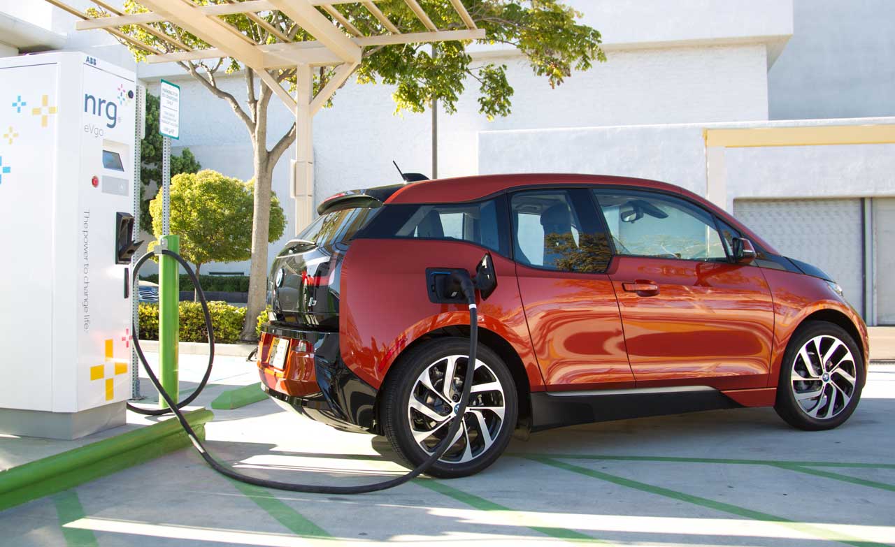 BMW i3 Completes Combo-Charging Test - Fully Charged in 30 Minutes ...